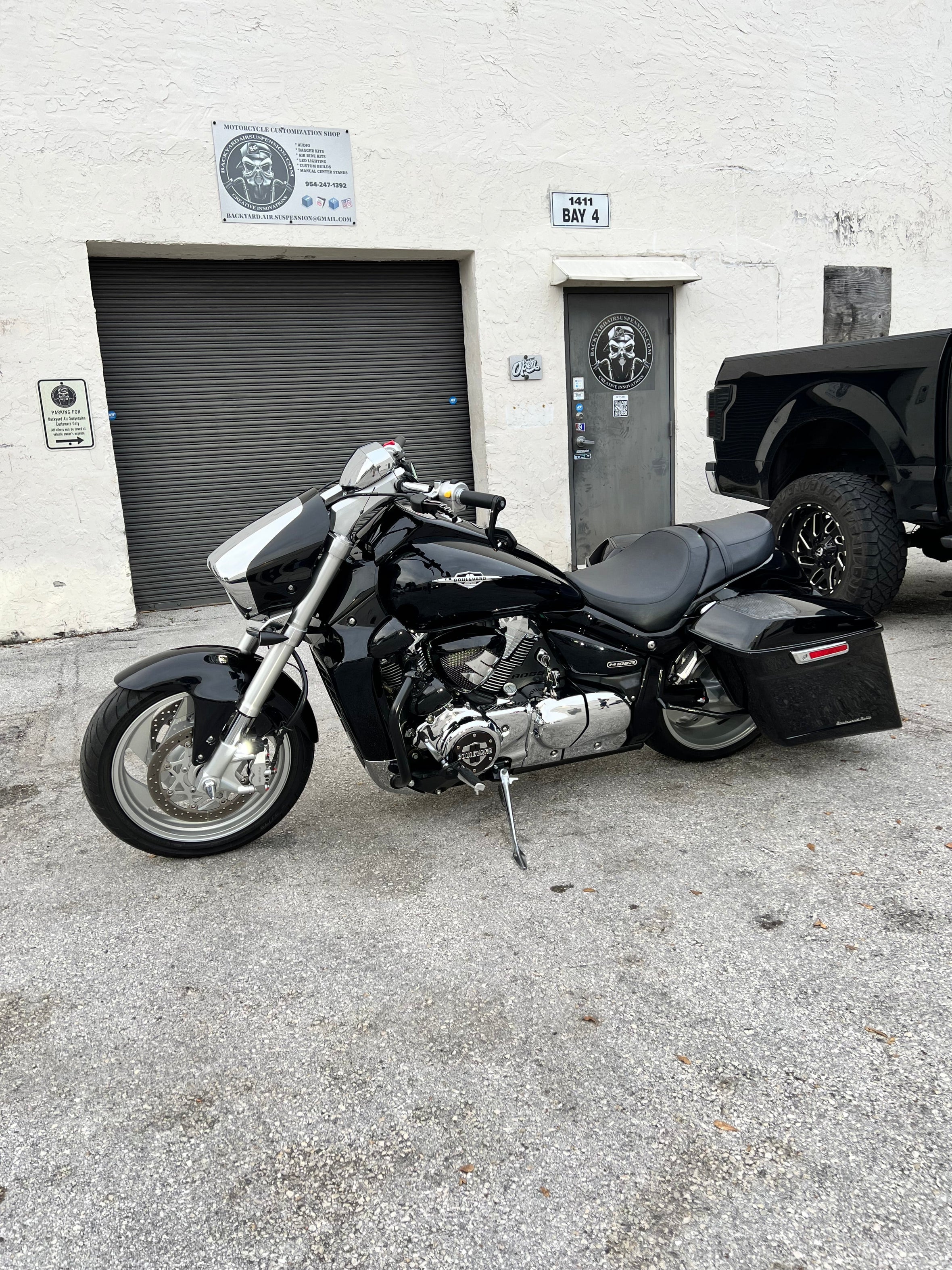 Suzuki M109R Bagger Kit | Backyard Air Suspension & Innovations, LLC.